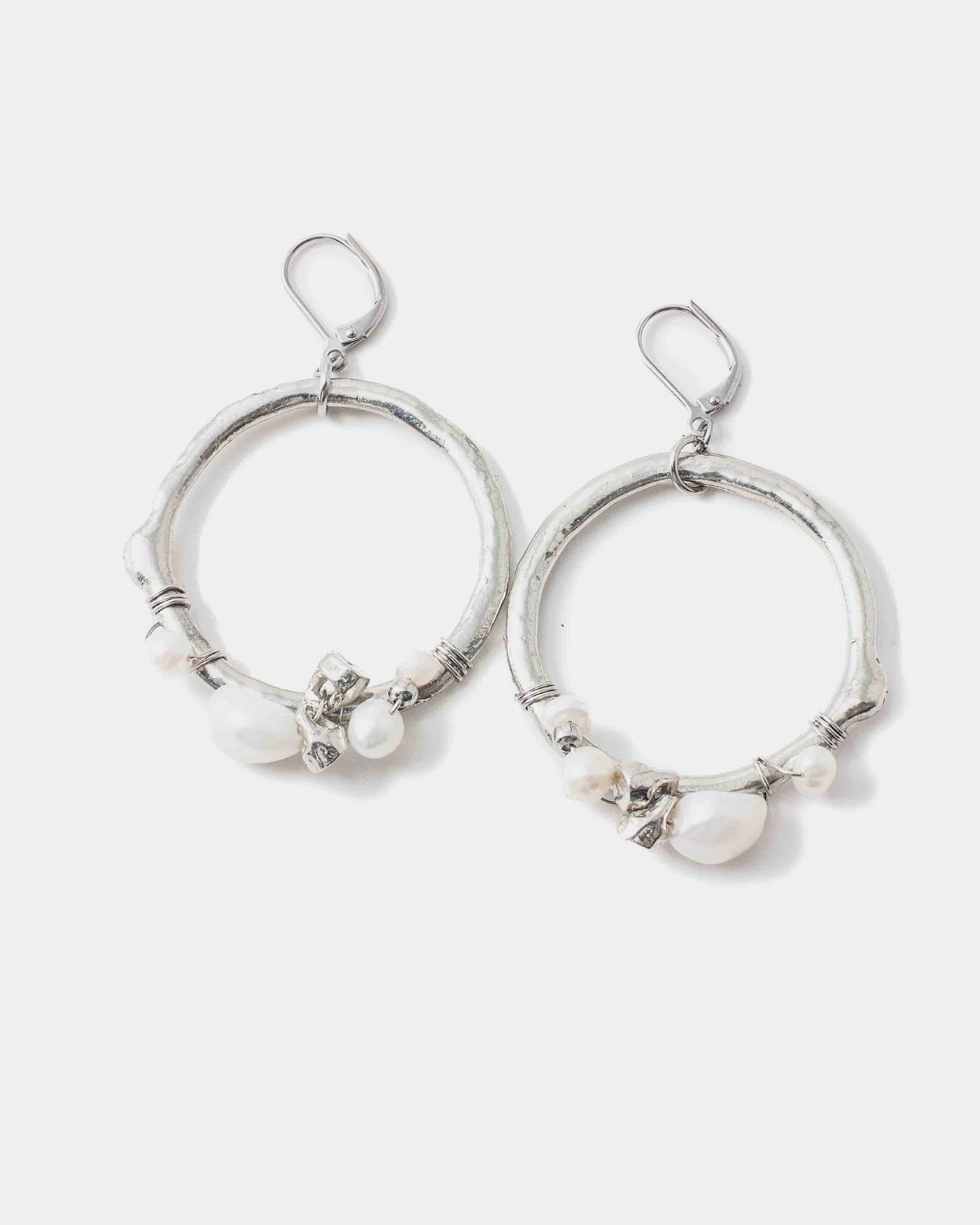 Vincent | Silver hoop earrings | Anne-Marie Chagnon